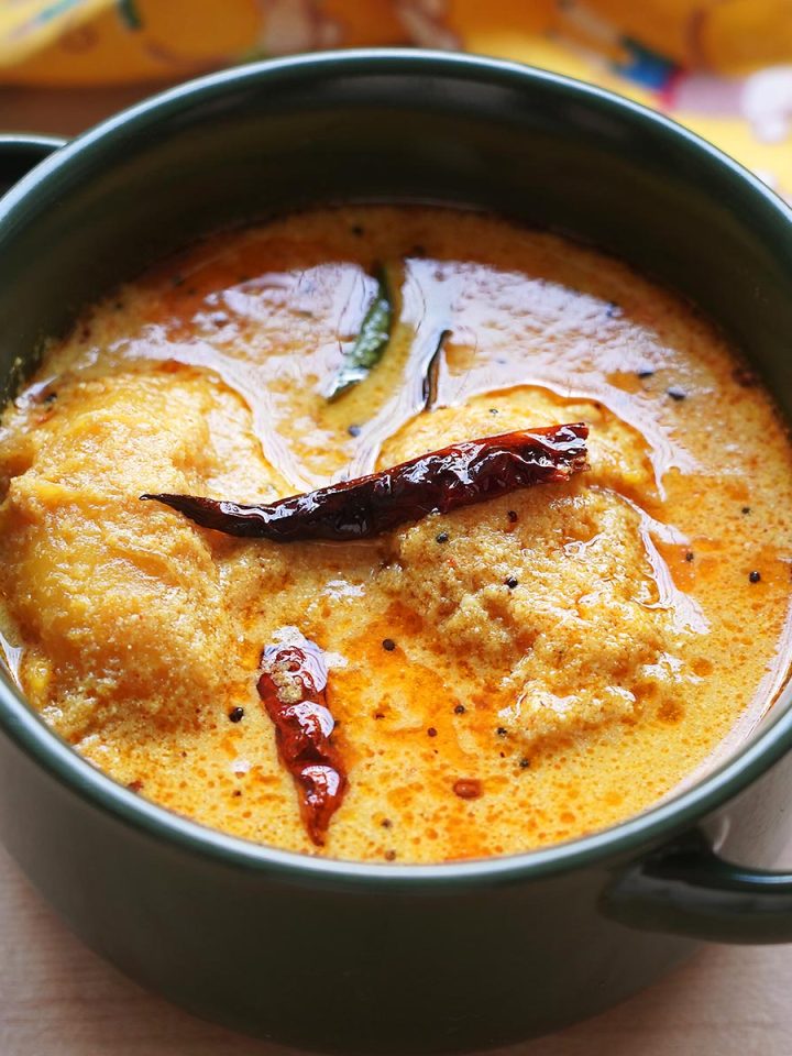 Matki dal recipe | Moth beans curry - Raks Kitchen